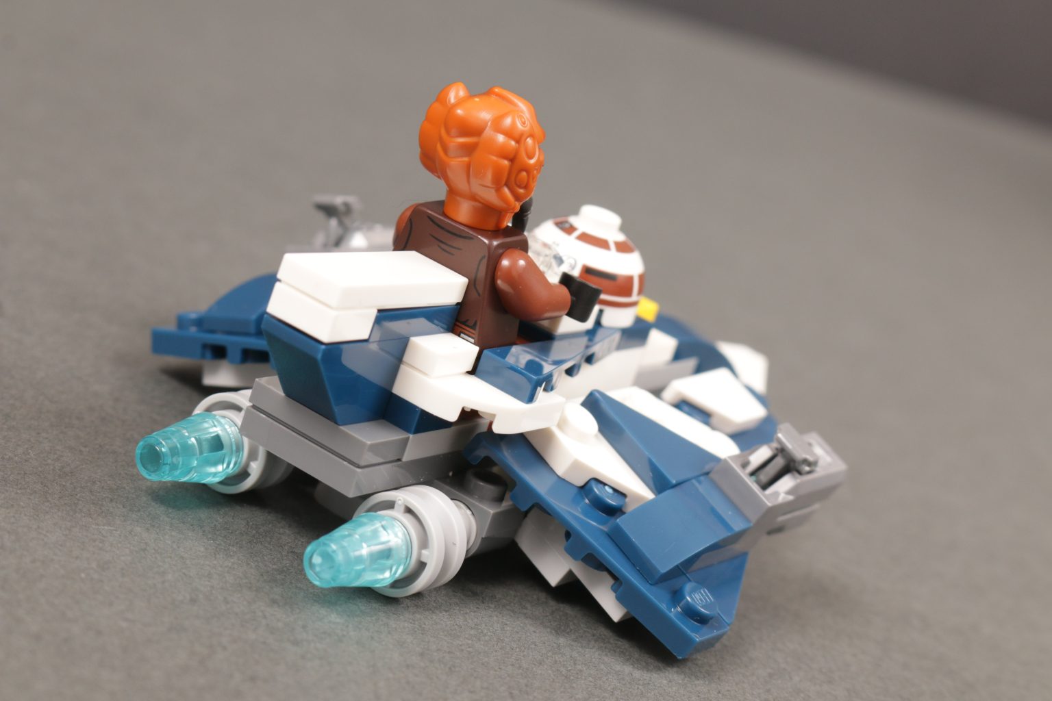 LEGO Star Wars 75400 Plo Koon’s Jedi Starfighter Microfighter
