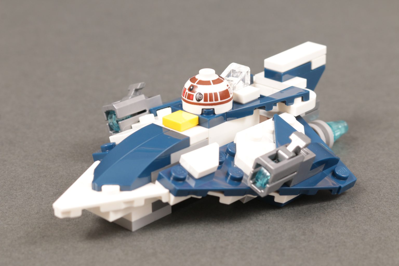 LEGO Star Wars 75400 Plo Koon’s Jedi Starfighter Microfighter