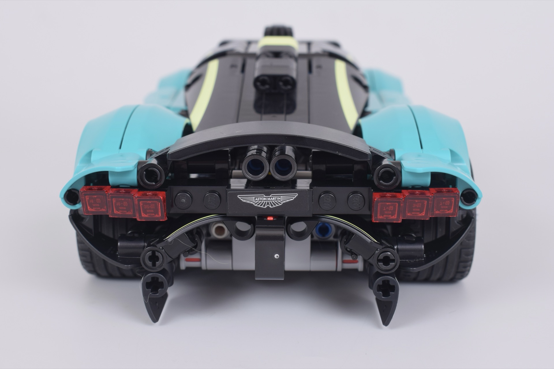LEGO Technic 42208 Aston Martin Valkyrie review and gallery