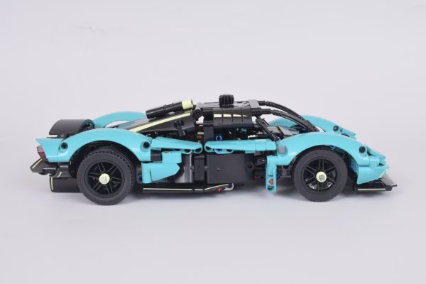 LEGO Technic 42208 Aston Martin Valkyrie review and gallery