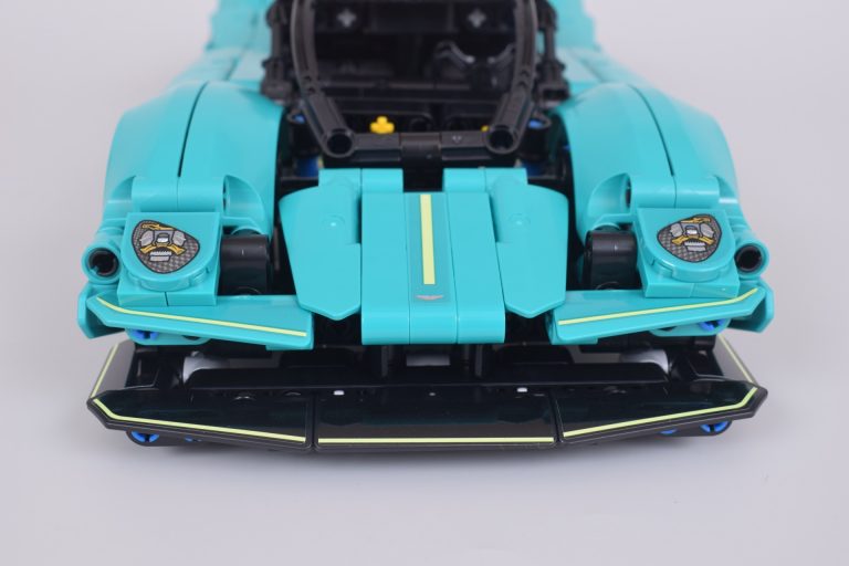 LEGO Technic 42208 Aston Martin Valkyrie review and gallery