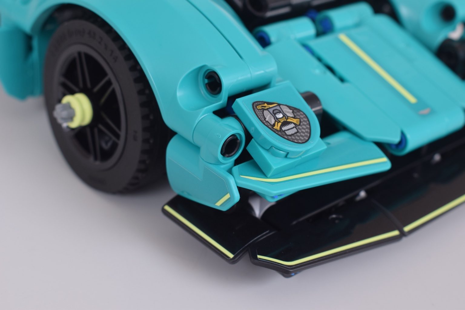 LEGO Technic 42208 Aston Martin Valkyrie review and gallery