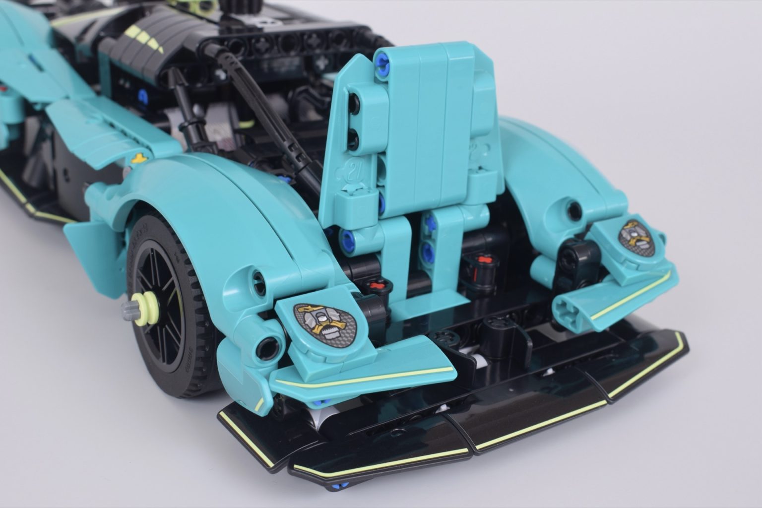 LEGO Technic 42208 Aston Martin Valkyrie review and gallery