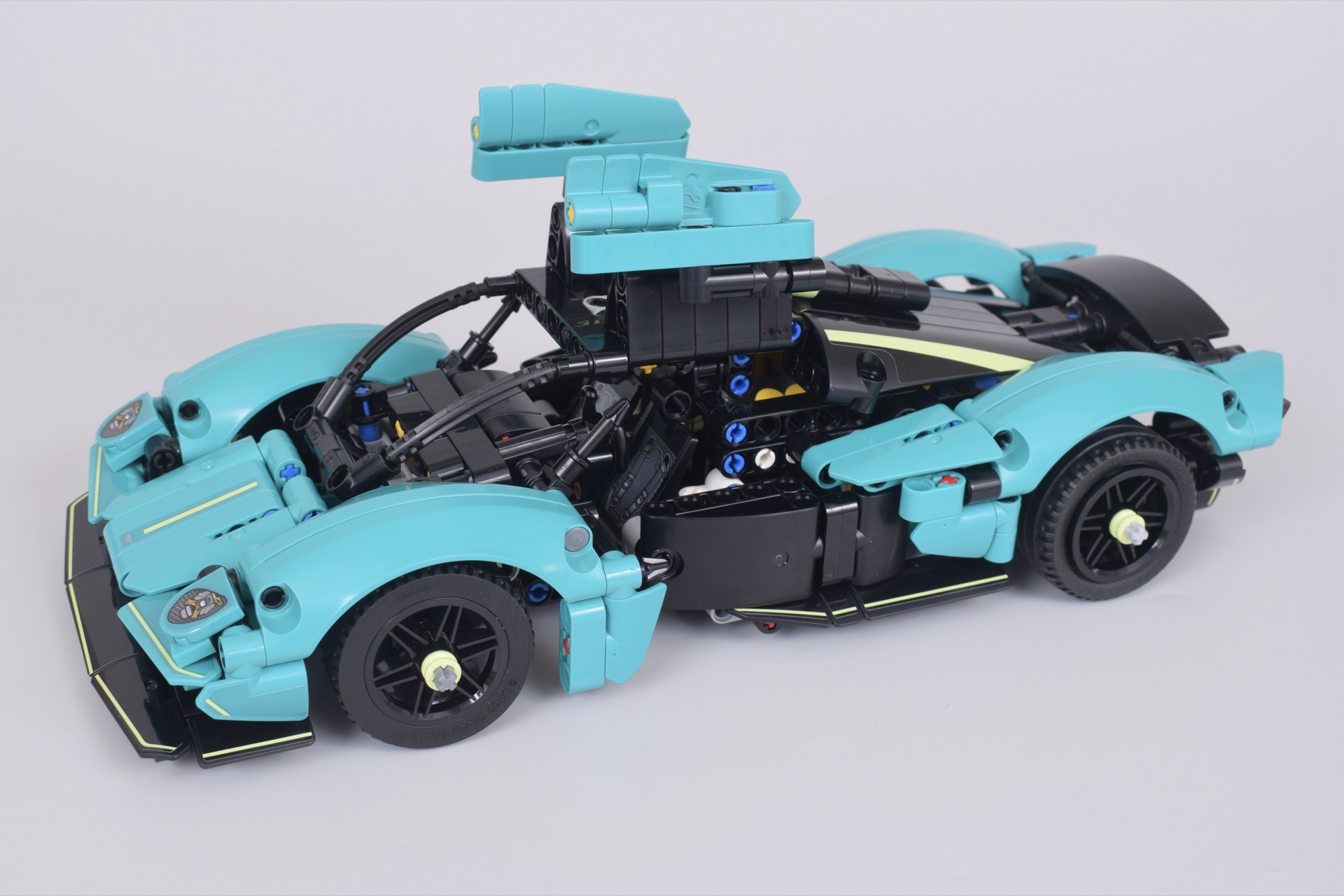 LEGO Technic 42208 Aston Martin Valkyrie review and gallery