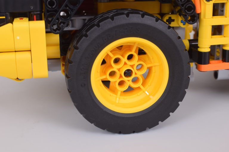 LEGO Technic Volvo L120 Electric Wheel Loader review