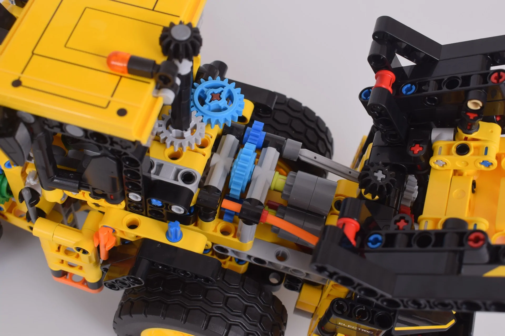 LEGO Technic Volvo L120 Electric Wheel Loader review
