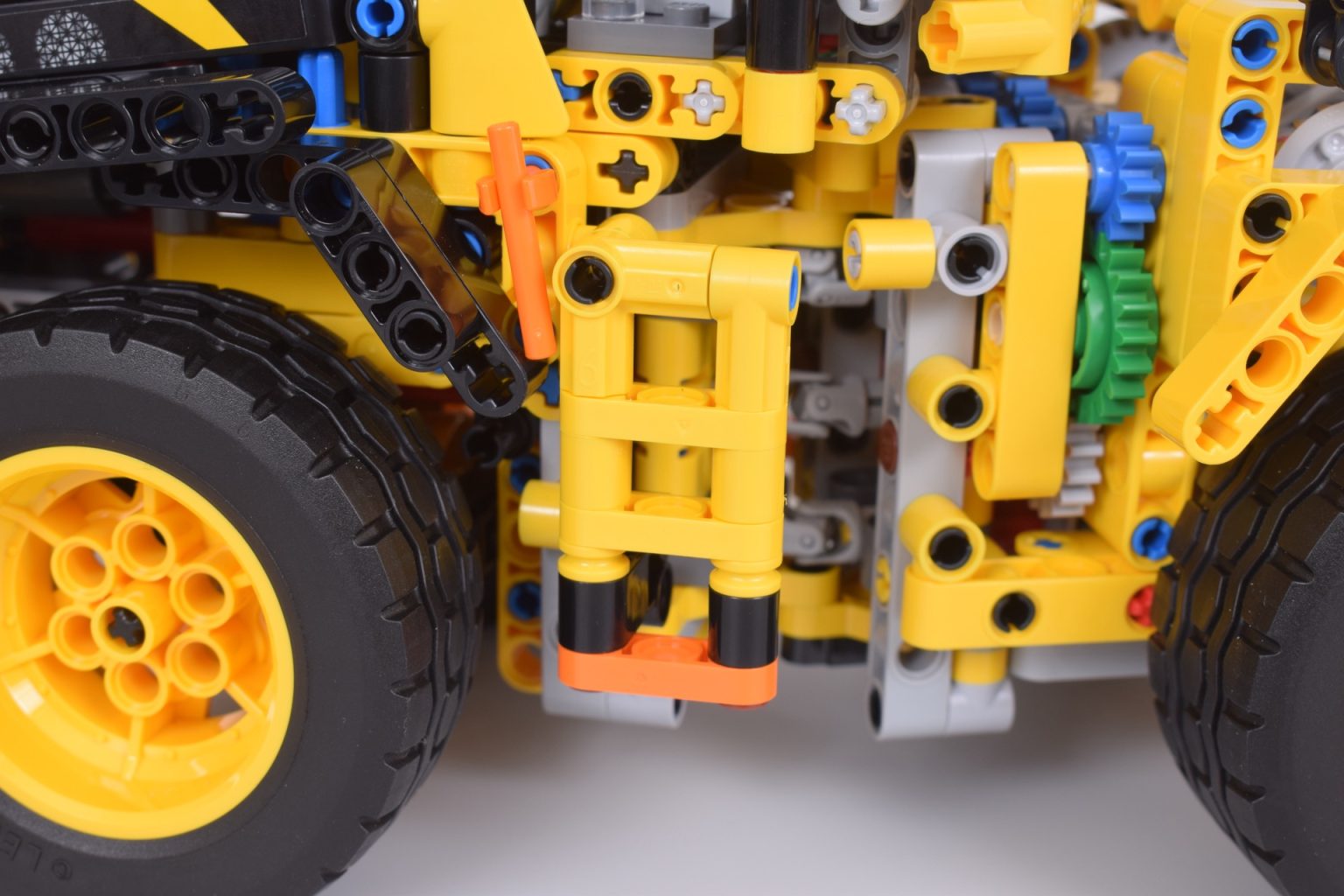 LEGO Technic Volvo L120 Electric Wheel Loader review