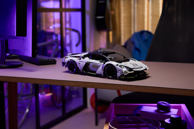 LEGO Technic cars hitting the track in Asphalt Legends Unite