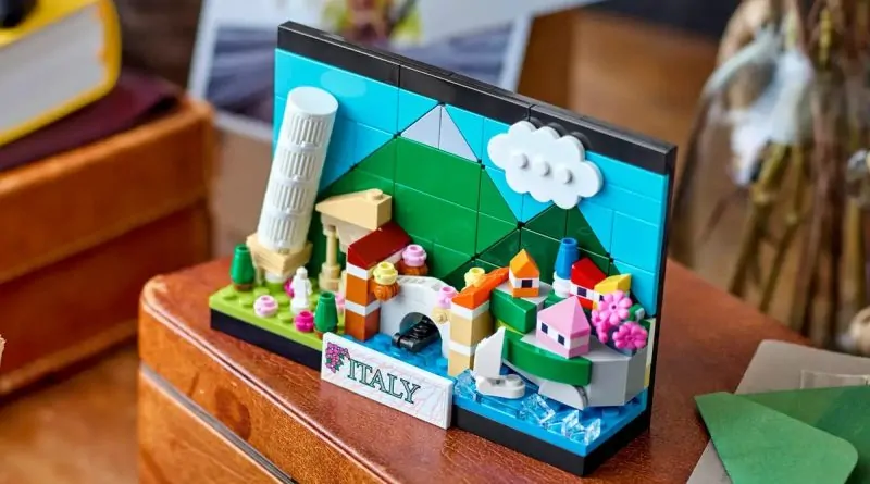 Four new exclusive LEGO sets appear, including postcard