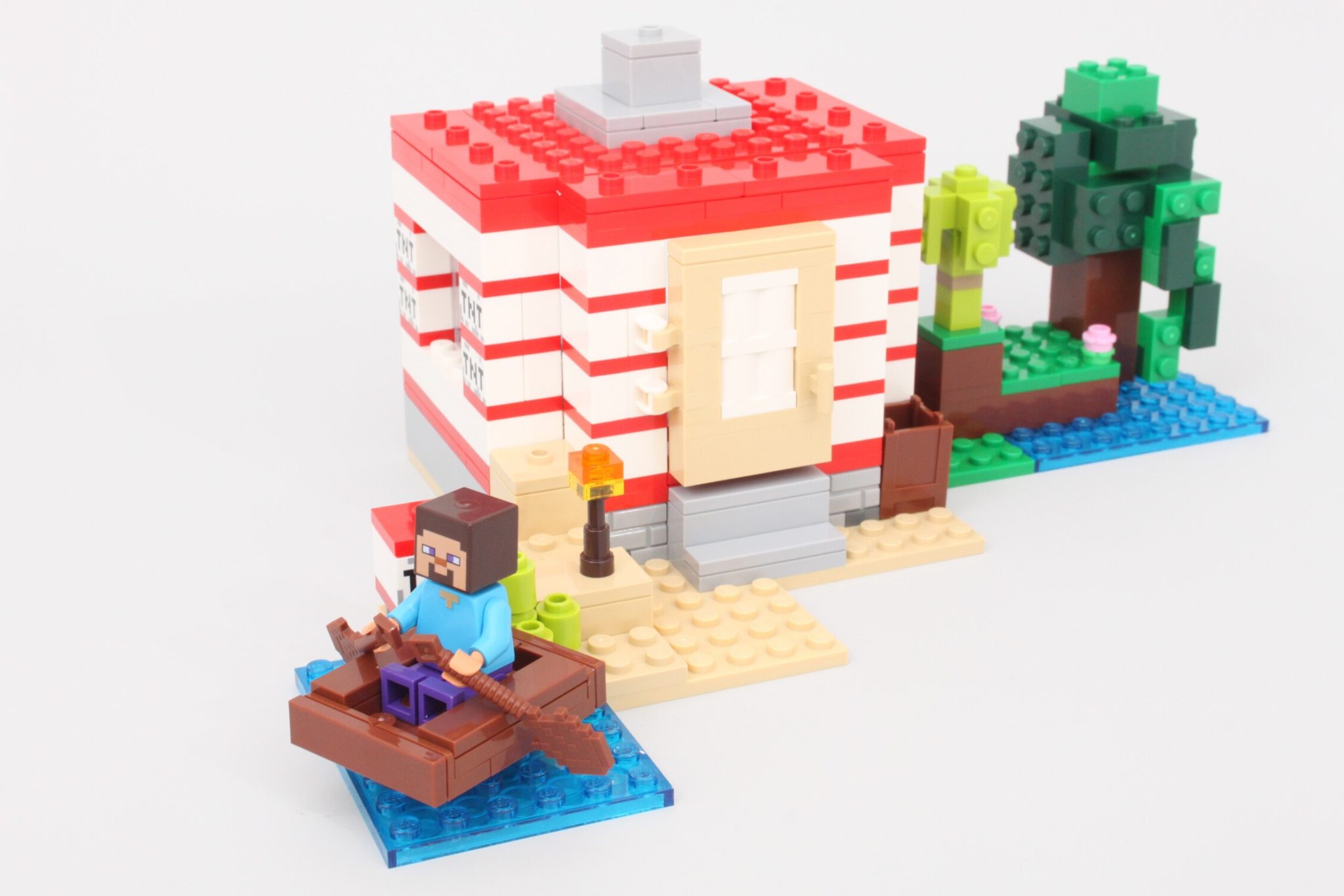 LEGO Minecraft 21275 The TNT Jungle House review