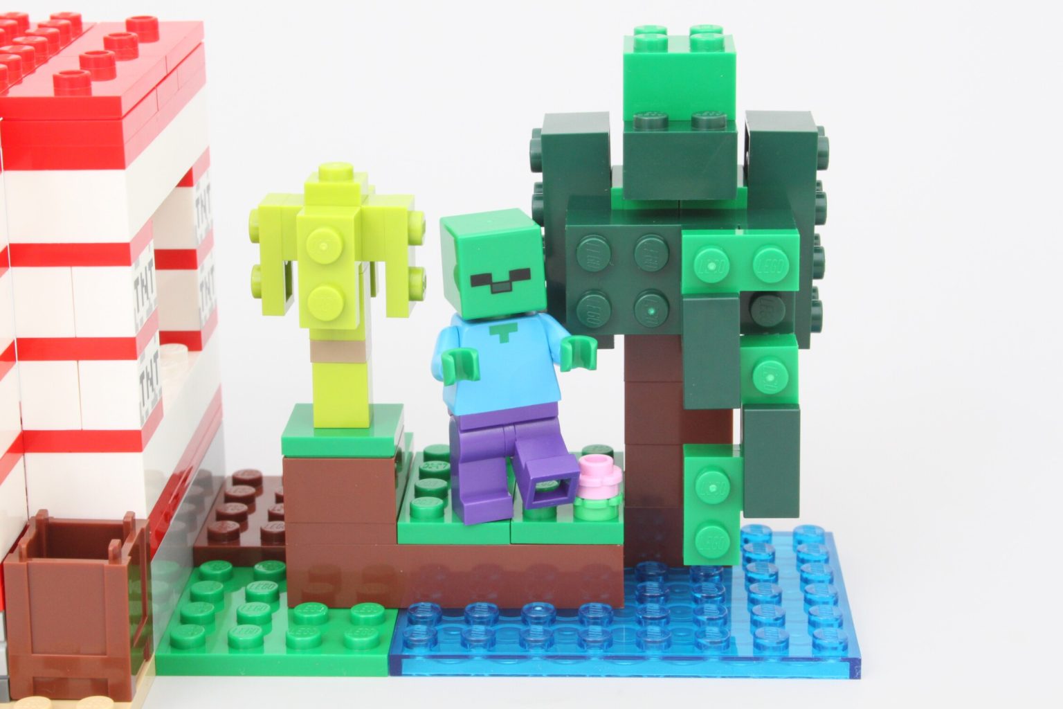 LEGO Minecraft 21275 The TNT Jungle House review