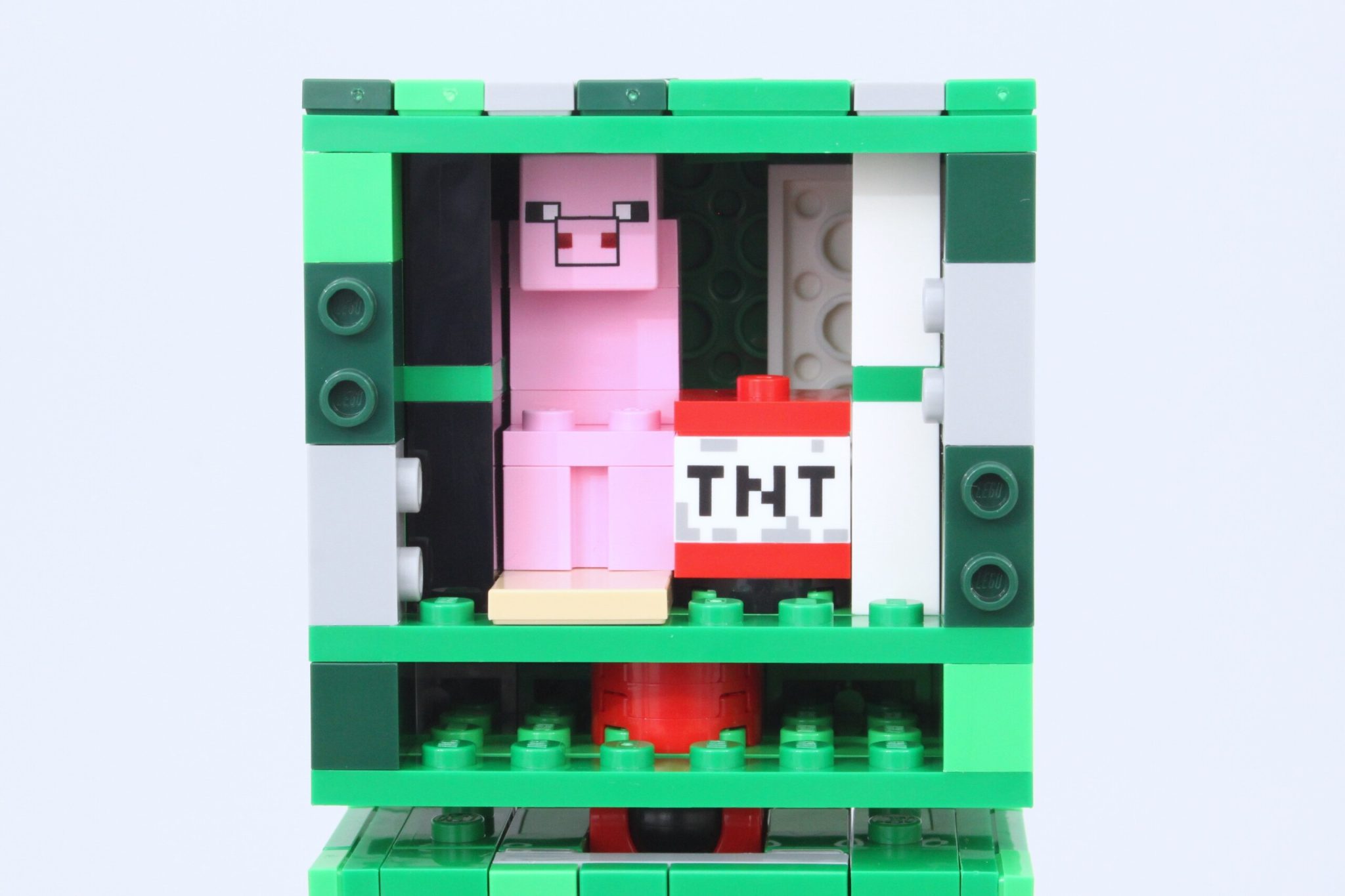 LEGO Minecraft 21276 The Creeper review and gallery