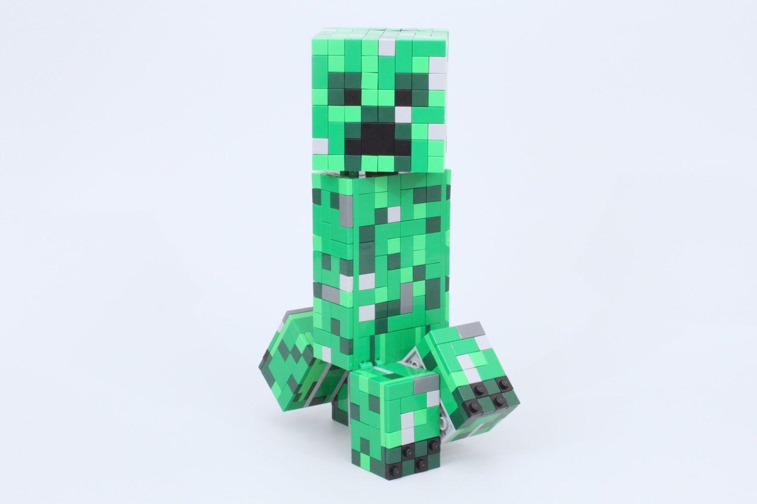 LEGO Minecraft 21276 The Creeper review and gallery
