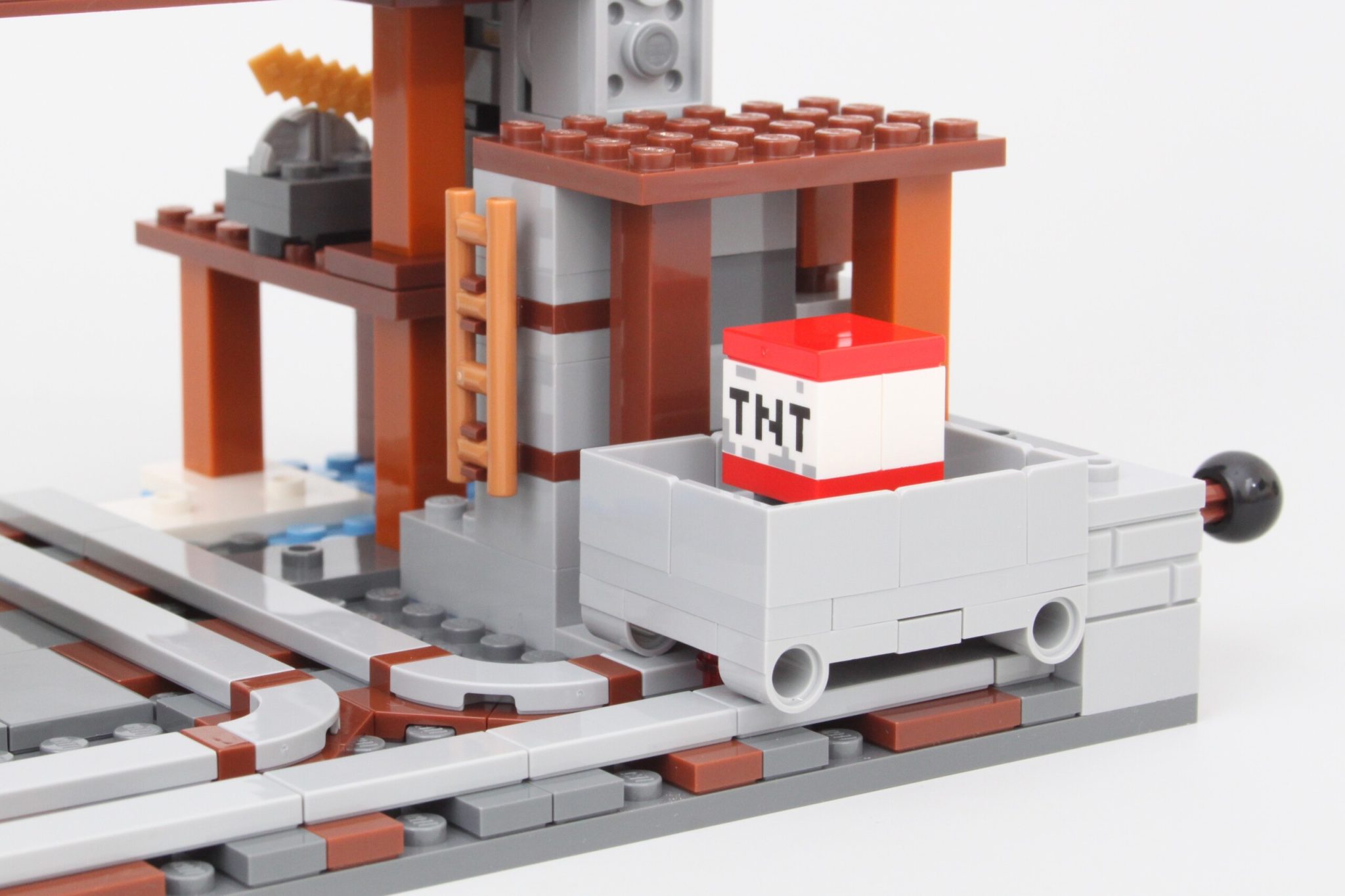LEGO Minecraft 21277 The Pickaxe Mine review