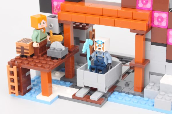 LEGO Minecraft 21277 The Pickaxe Mine review