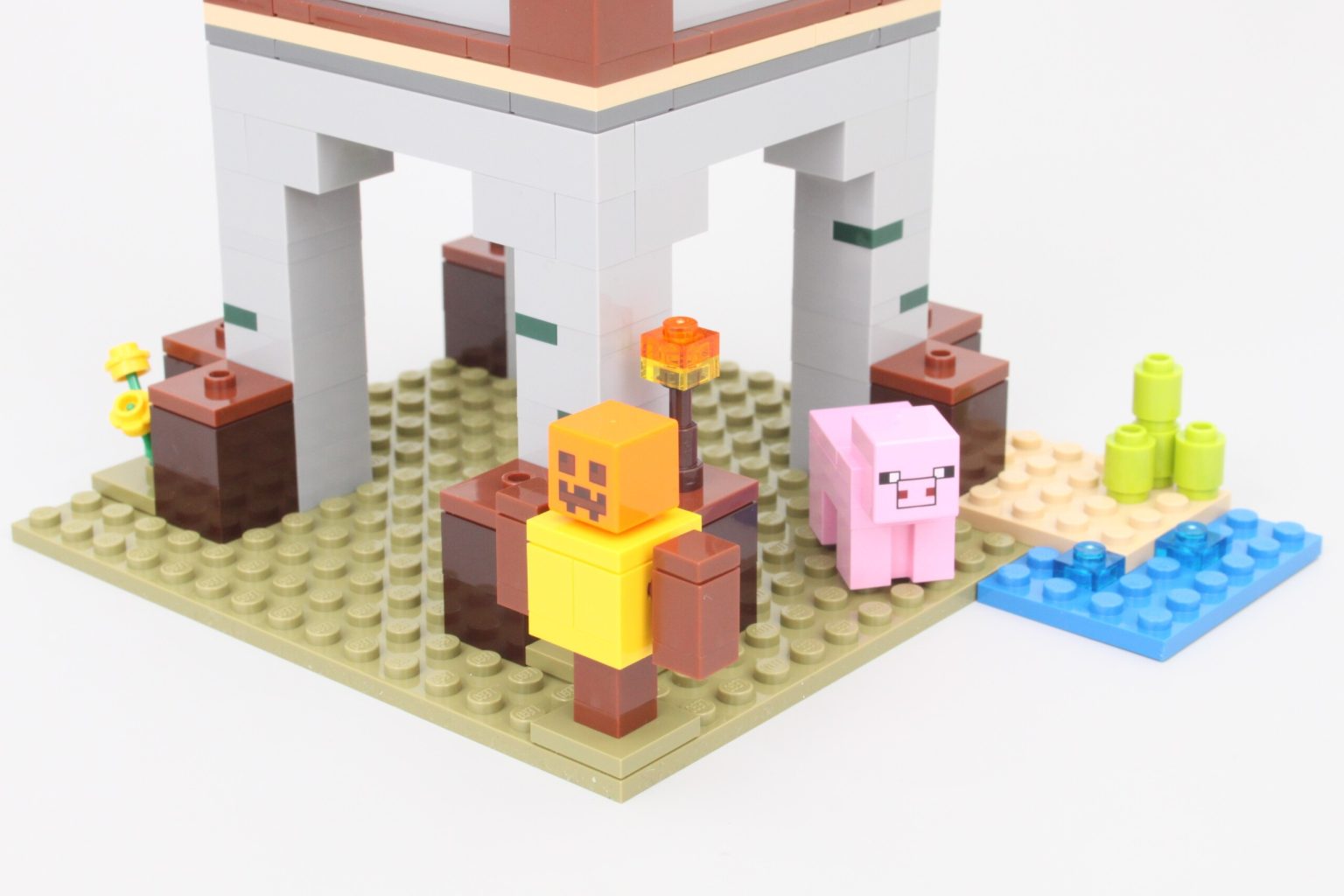 LEGO Minecraft 21278 The Pillager Outpost and Ravager review