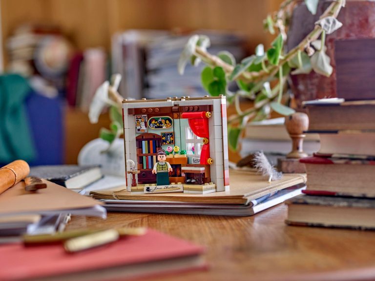 LEGO 40766 Tribute to Jane Austen's Books revealed