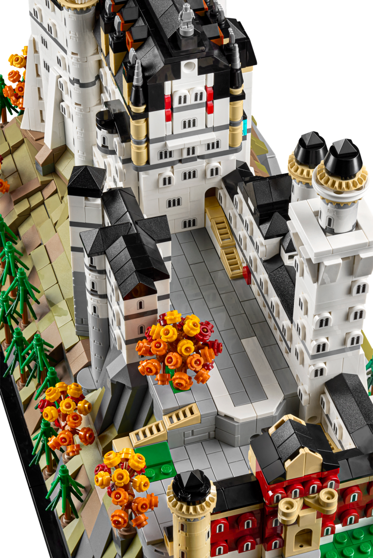 LEGO Architecture 21063 Neuschwanstein Castle revealed