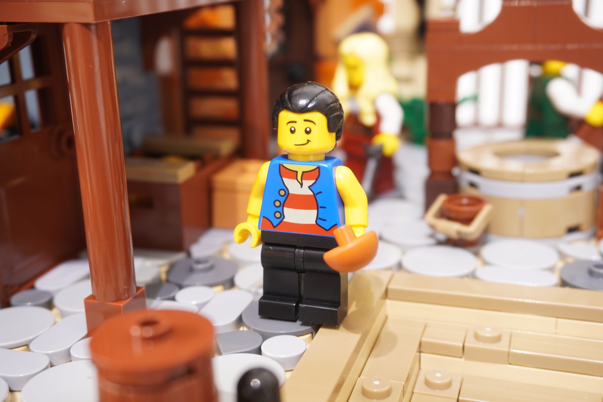 LEGO BrickLink 910053 The Thieves of Tortuga review