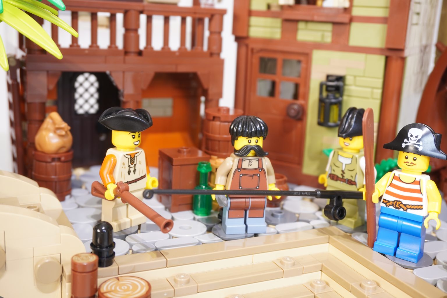 LEGO BrickLink 910053 The Thieves of Tortuga review