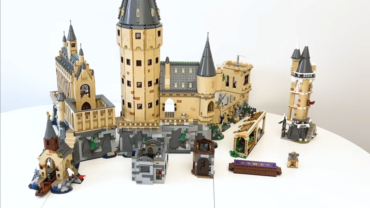 See how all LEGO Harry Potter Hogwarts Castle sets connect