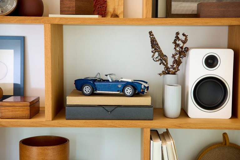 LEGO Icons 10357 Shelby Cobra 427 S/C officially revealed