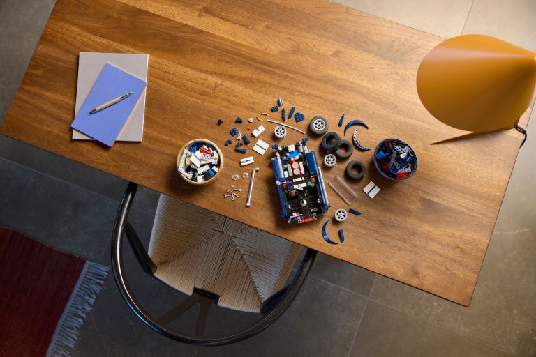 LEGO Icons 10357 Shelby Cobra 427 S/C officially revealed