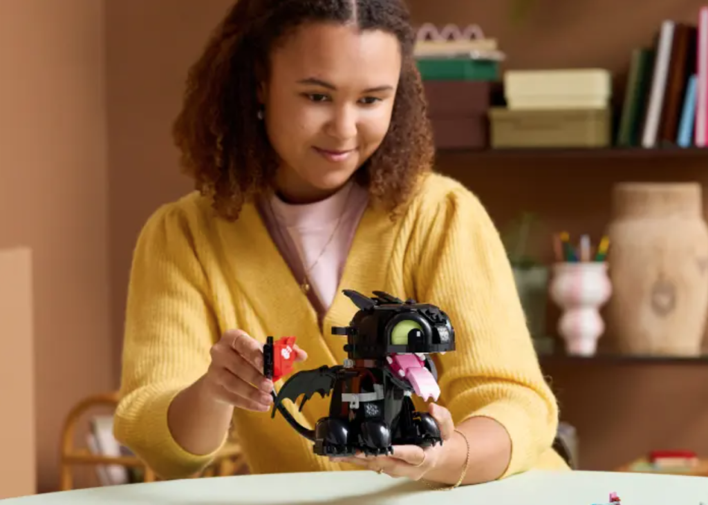 LEGO Toothless designed to build a ‘moment of connection’
