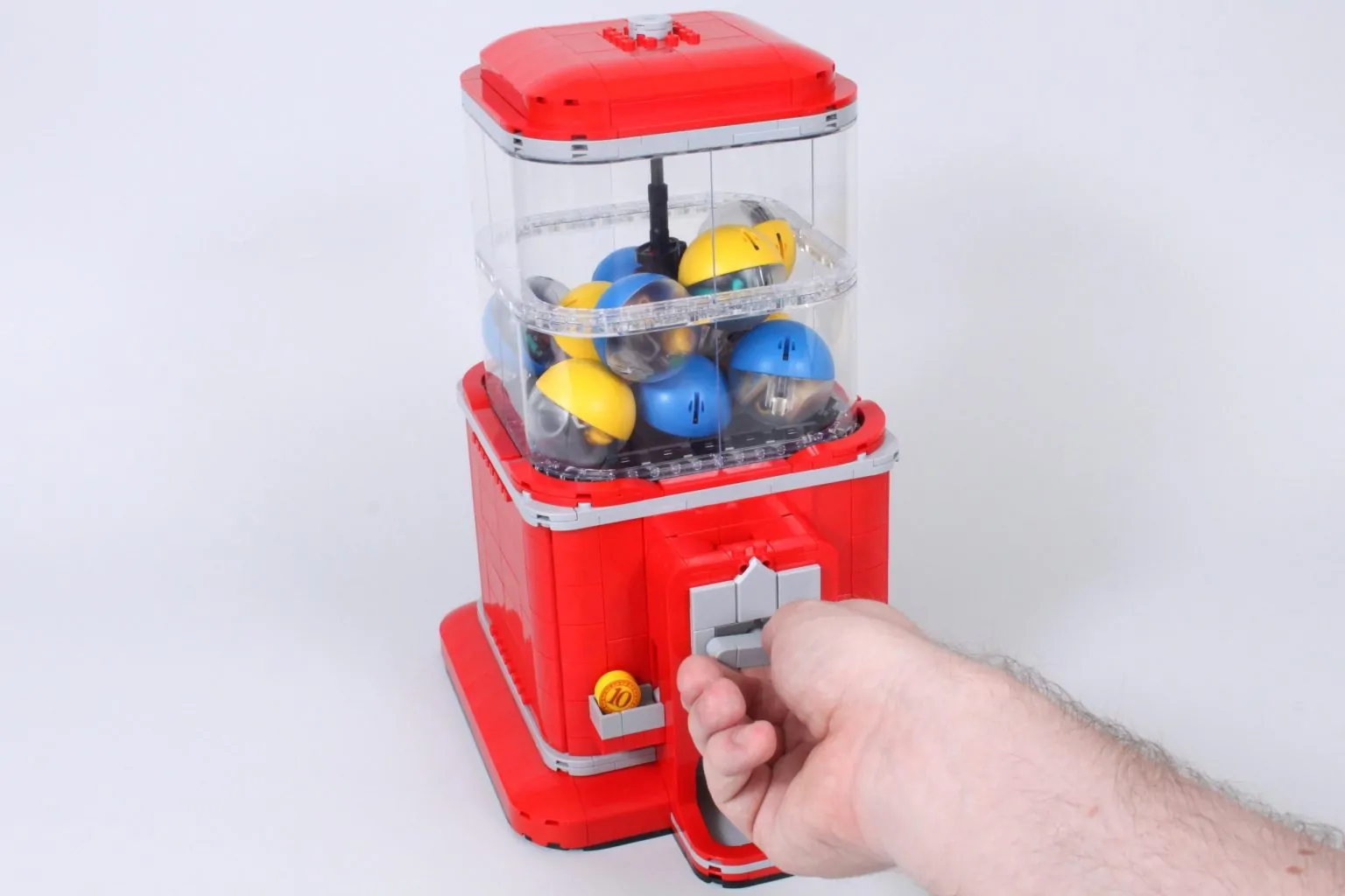 LEGO Ideas 21358 Minifigure Vending Machine review