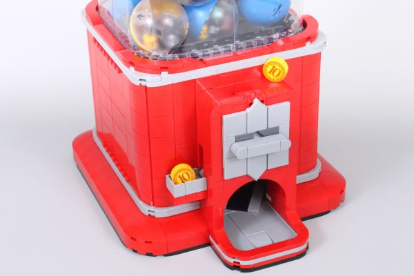 LEGO Ideas 21358 Minifigure Vending Machine review