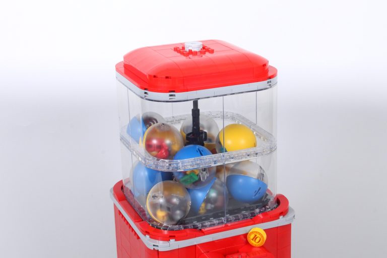 LEGO Ideas 21358 Minifigure Vending Machine review