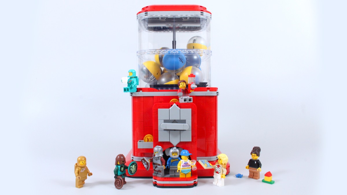 LEGO Ideas 21358 Minifigure Vending Machine review