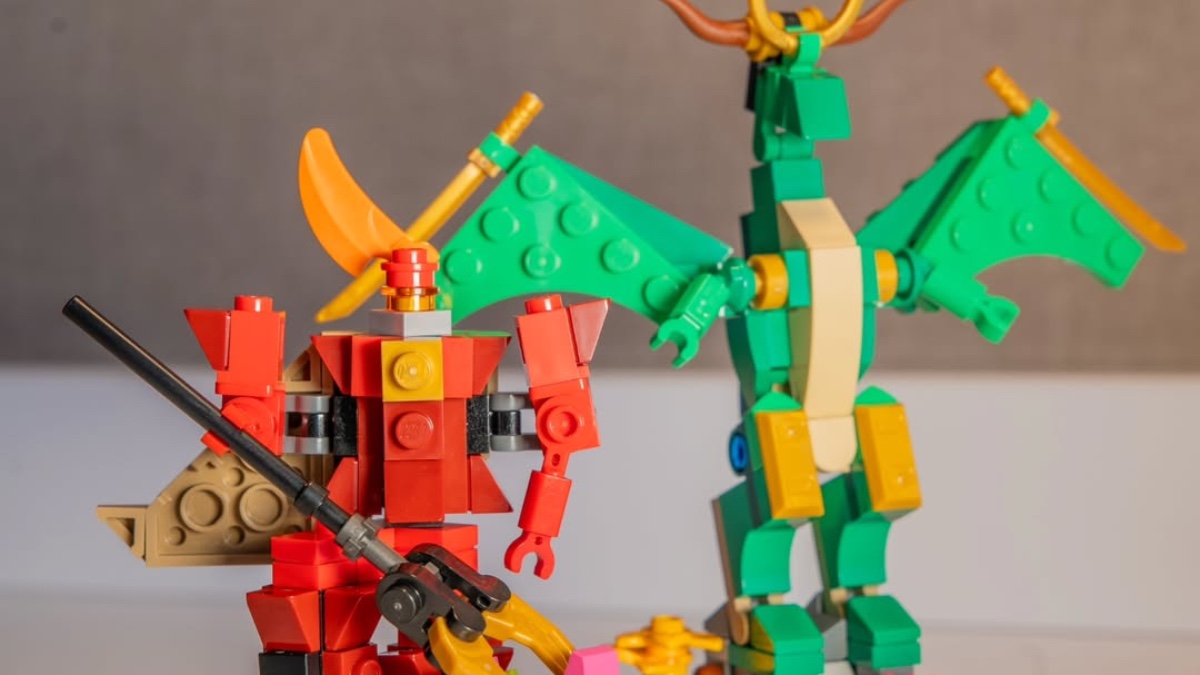 Build your own NINJAGO mini models from Brickworld Chicago