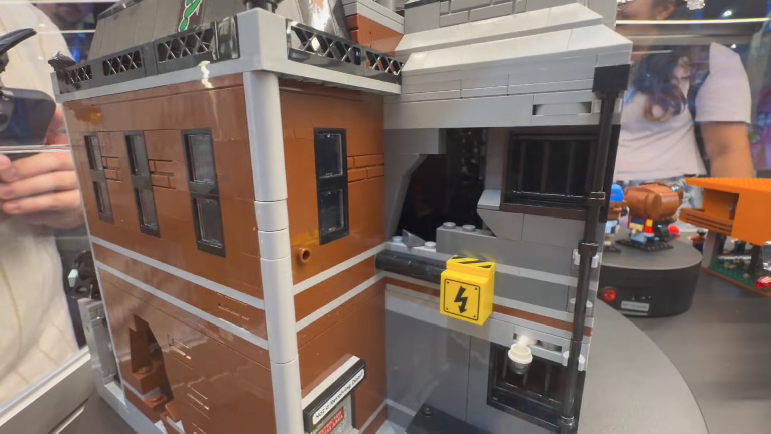 First look at LEGO SDCC reveals in hand – Arkham, Game Boy