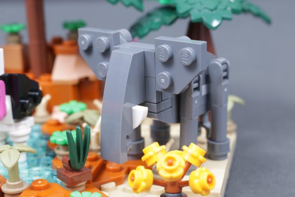 LEGO 40784 African Savanna Diorama GWP review