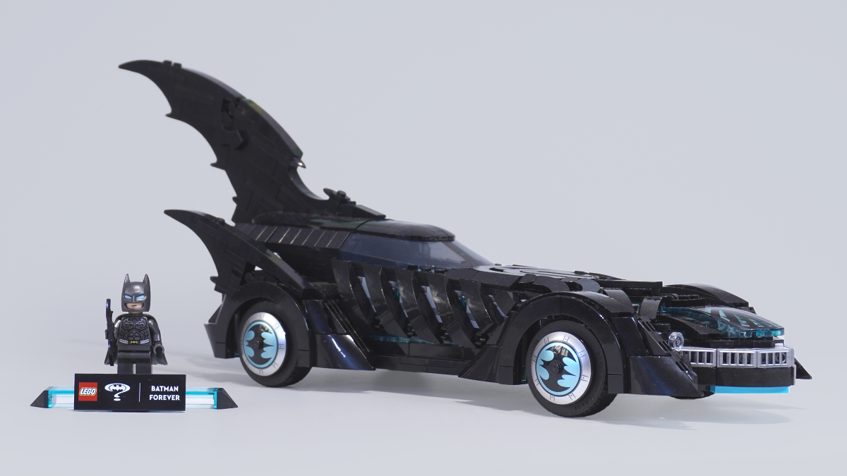 LEGO DC 76304 Batman Forever Batmobile review