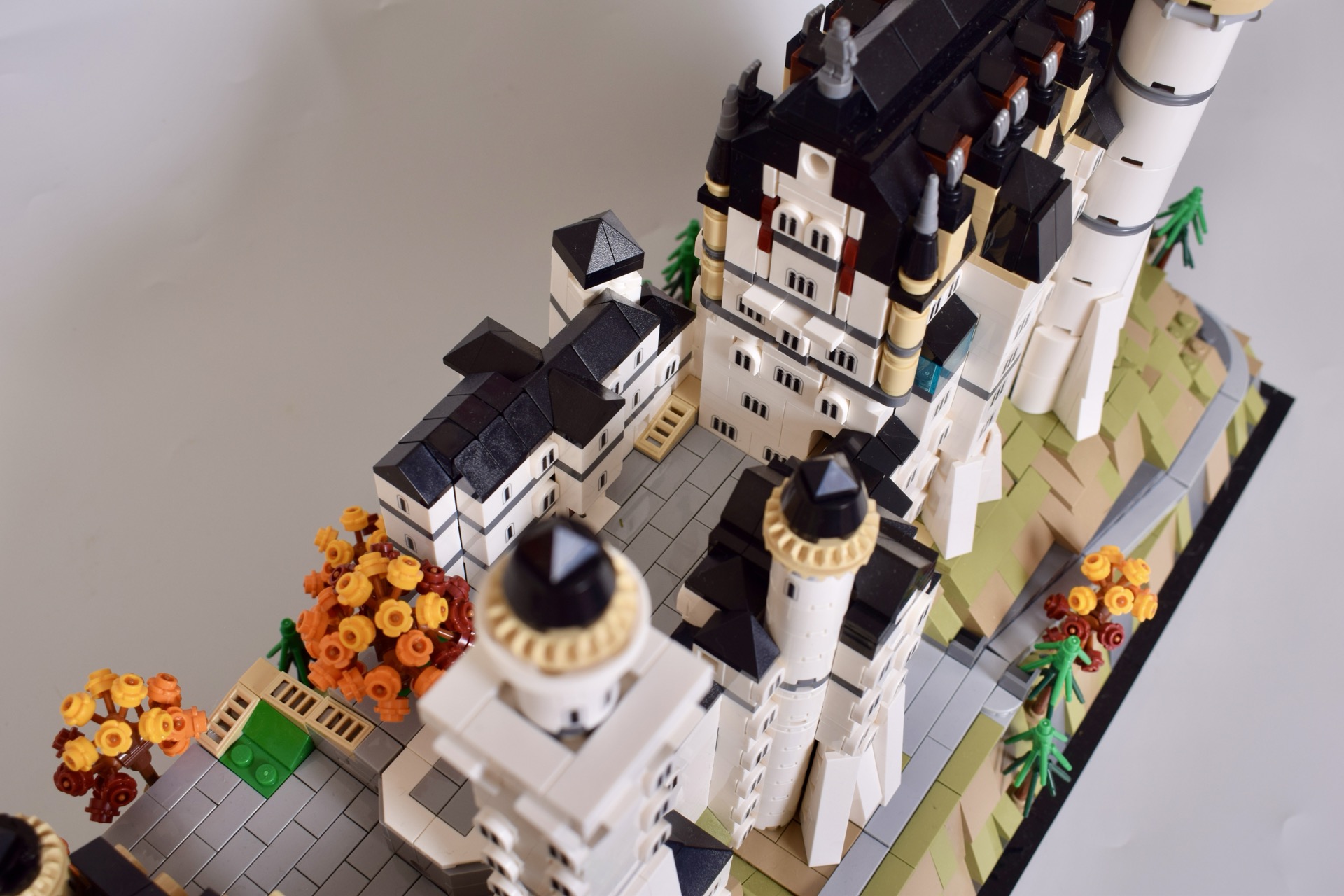LEGO Architecture 21063 Neuschwanstein Castle review