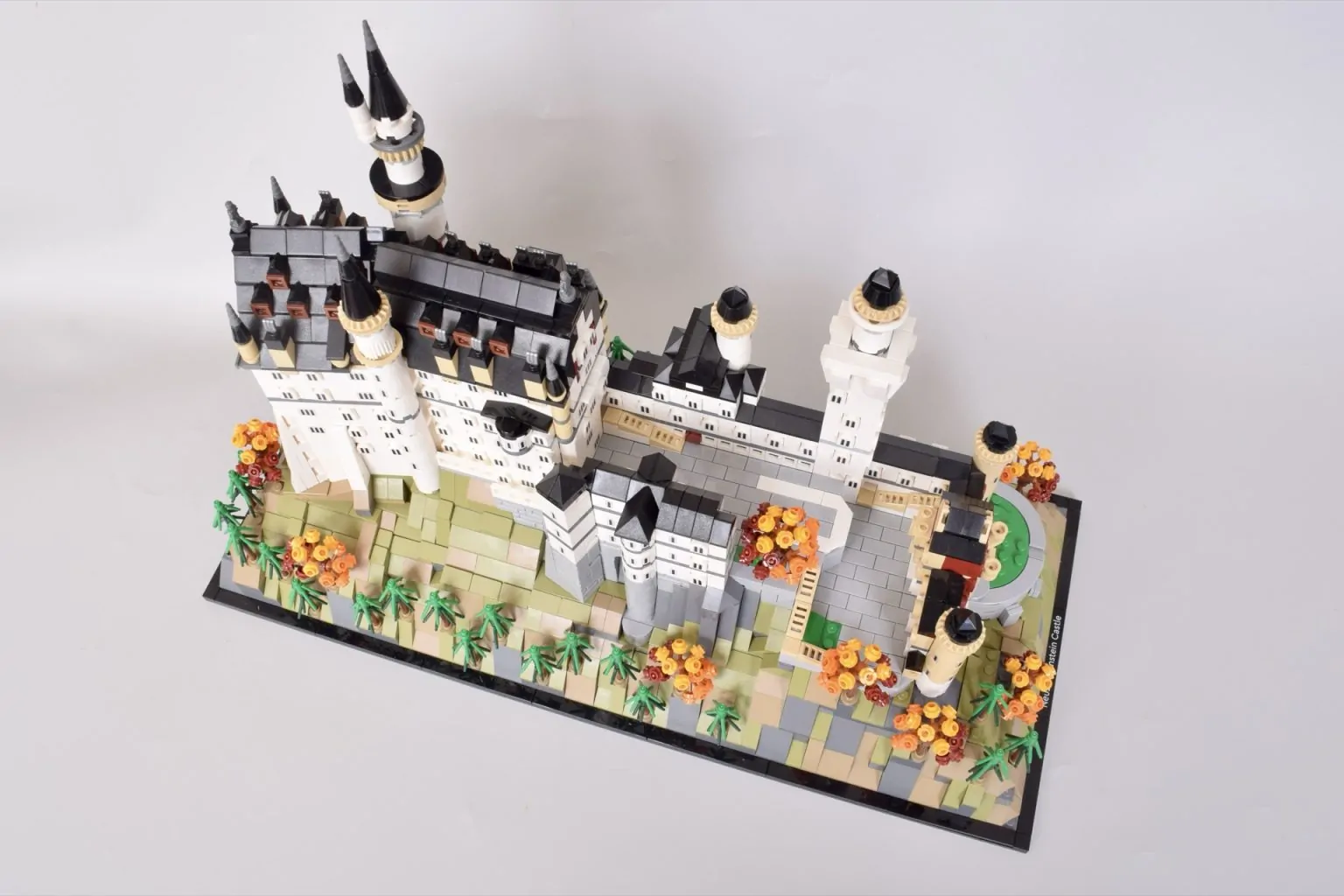 LEGO Architecture 21063 Neuschwanstein Castle review