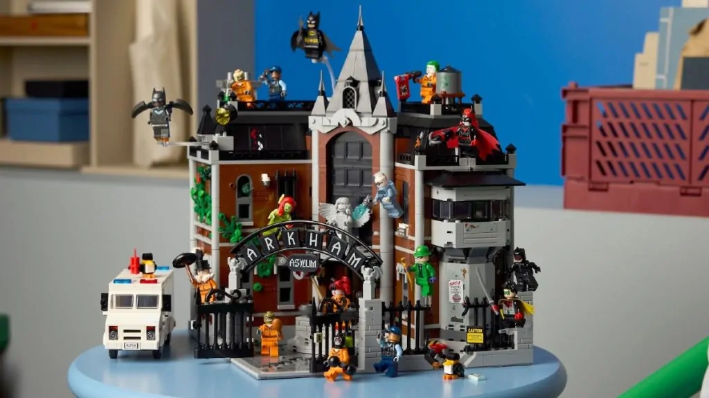 LEGO Arkham Asylum offre un'alternativa al blu chiaro Classic serbatoi ...