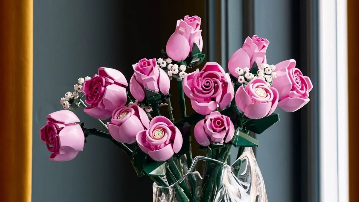 LEGO Botanicals 10374 Bouquet of Pink Roses revealed