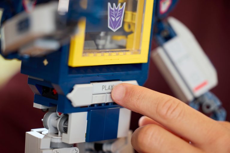 LEGO Icons 10358 Transformers: Soundwave officially unveiled