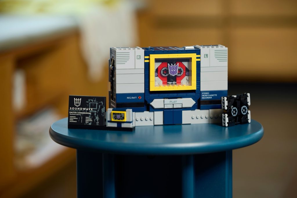 LEGO Insiders get first shot at Transformers: Soundwave