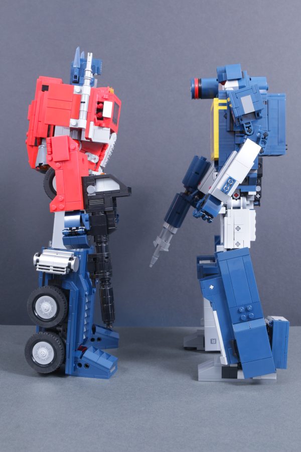 LEGO Icons Transformers 10358 Soundwave review