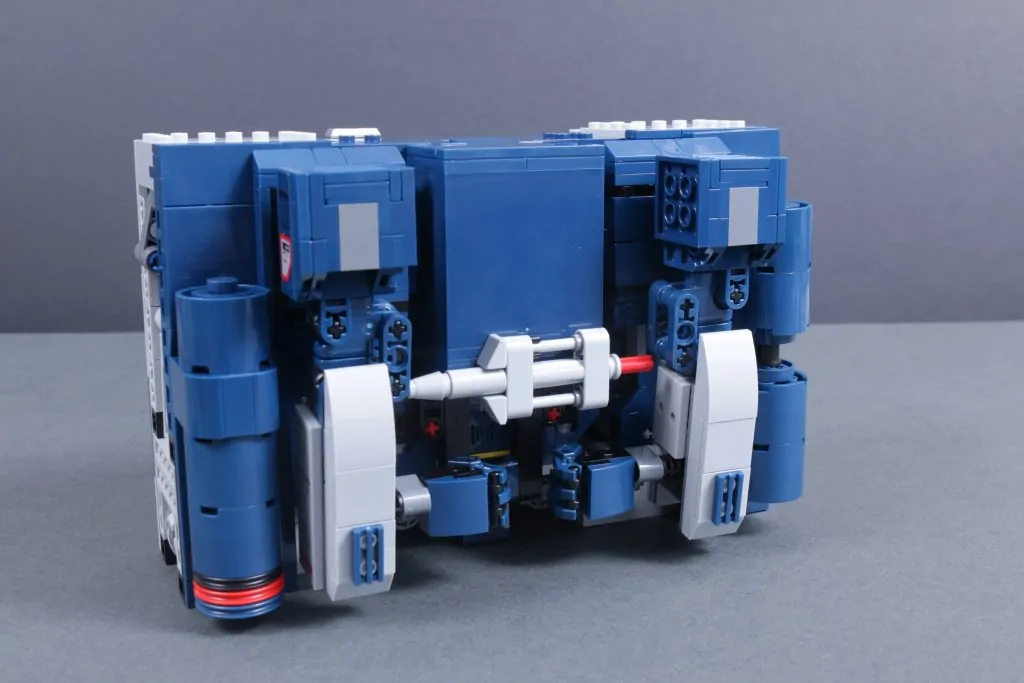 LEGO Transformers Soundwave: What’s changed and missing