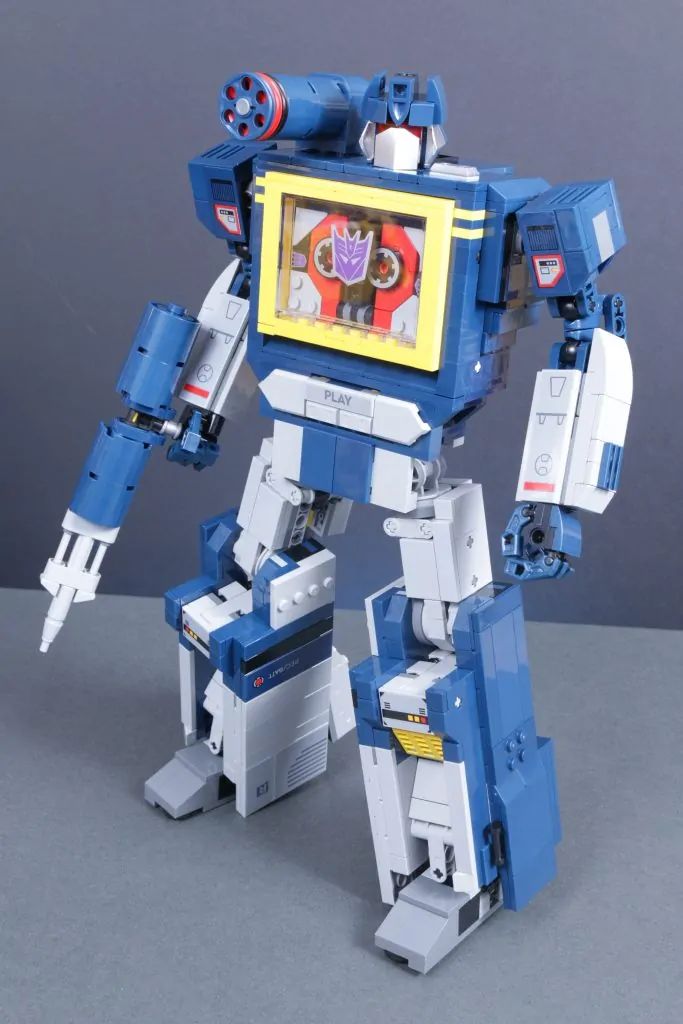 LEGO Transformers Soundwave: What’s changed and missing