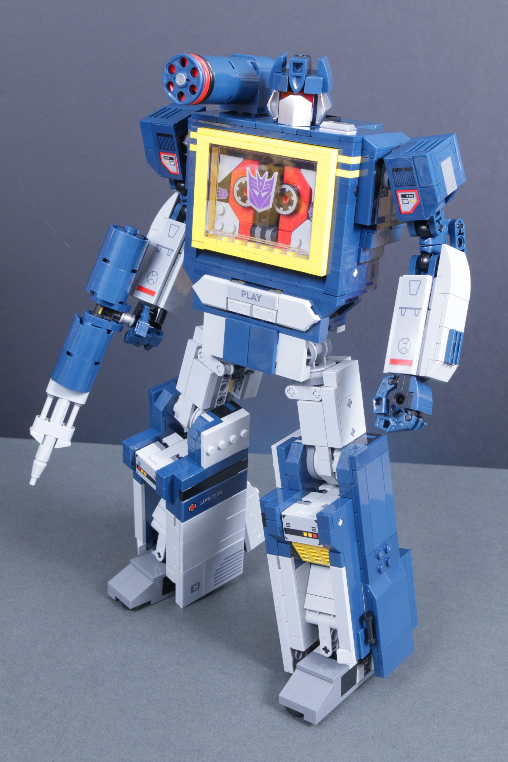 LEGO Icons Transformers 10358 Soundwave review