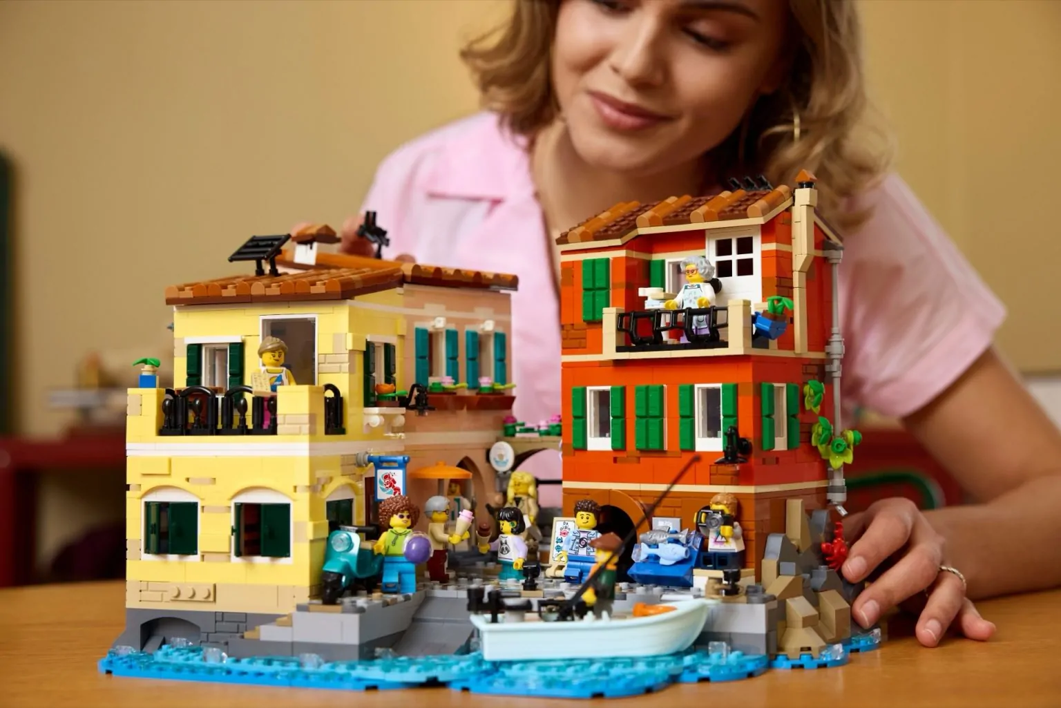 LEGO Ideas Italian Riviera includes a LEGO City cameo