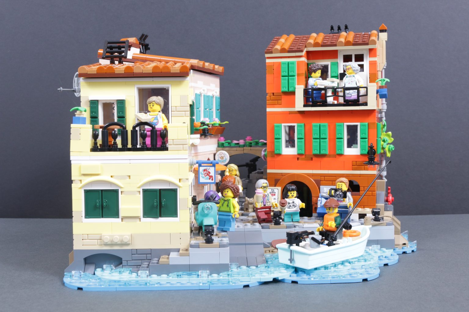 LEGO Ideas 21359 Italian Riviera set review