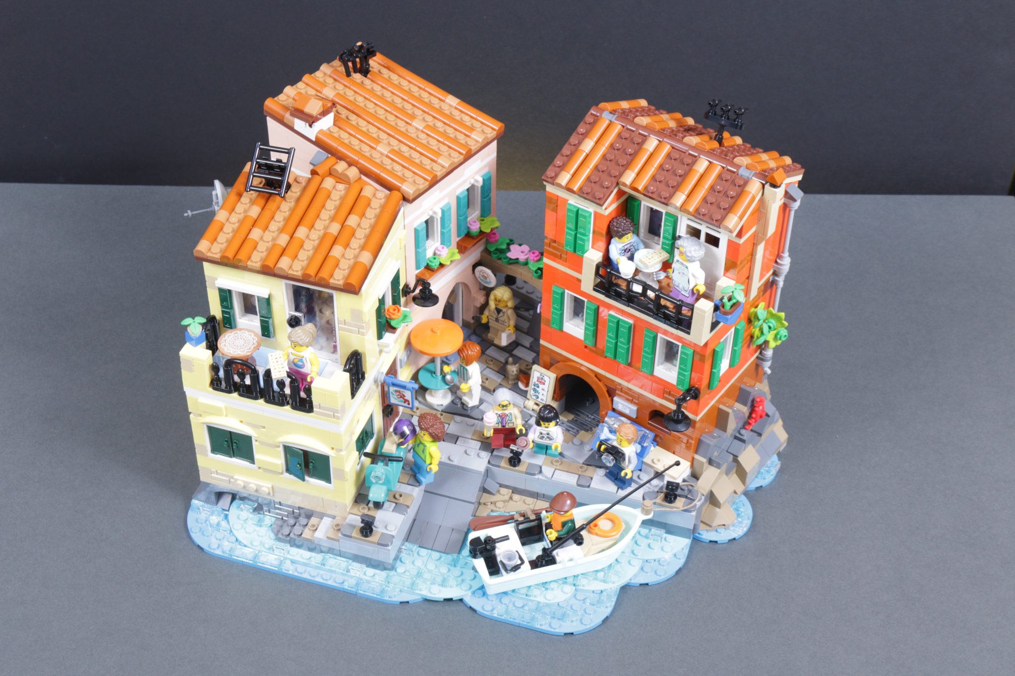 LEGO Ideas 21359 Italian Riviera set review