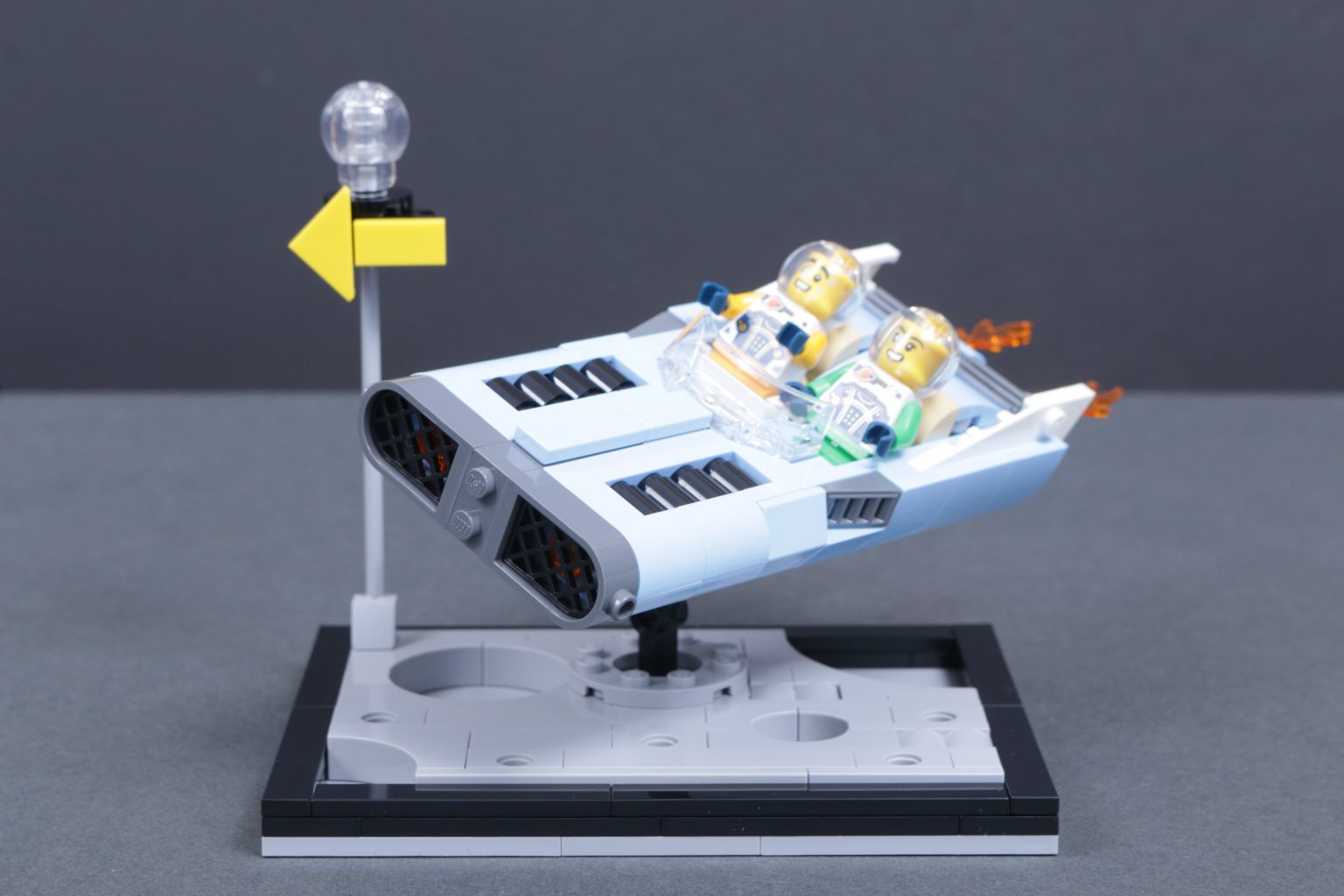 LEGO Ideas Insiders Reward 40789 Flying Moon Car review
